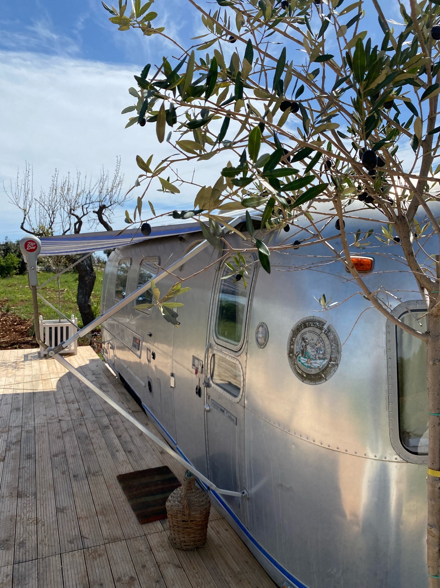 Stunning boutique glamping Airstream camper with infinity pool ...